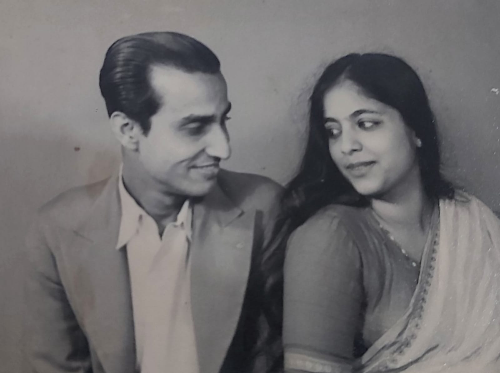 childhood memories by indrani bhattacharya ছিন্নপাতার সাজাই তরণী